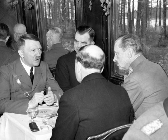 Hitler’s voice: LISTEN to The only known recording – History Wench